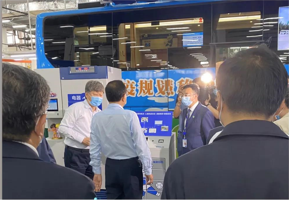 China’s Prime Minister Li Keqiang visits Haier